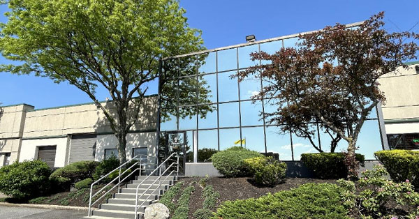 Tech Flex & Lab Space w/ Extensive Power Near Woburn Village